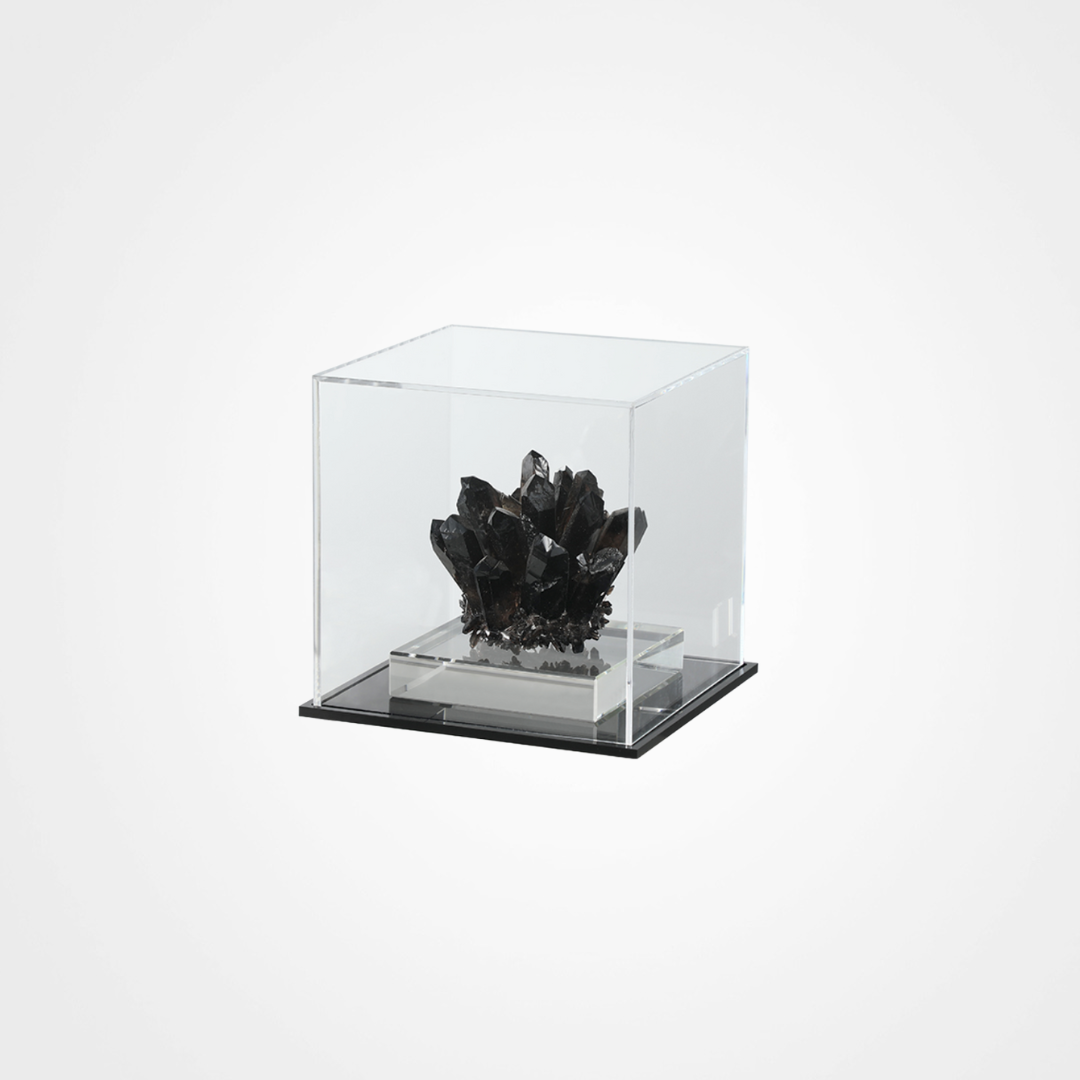 Crystal Cluster Décor – Shadows and Patterns