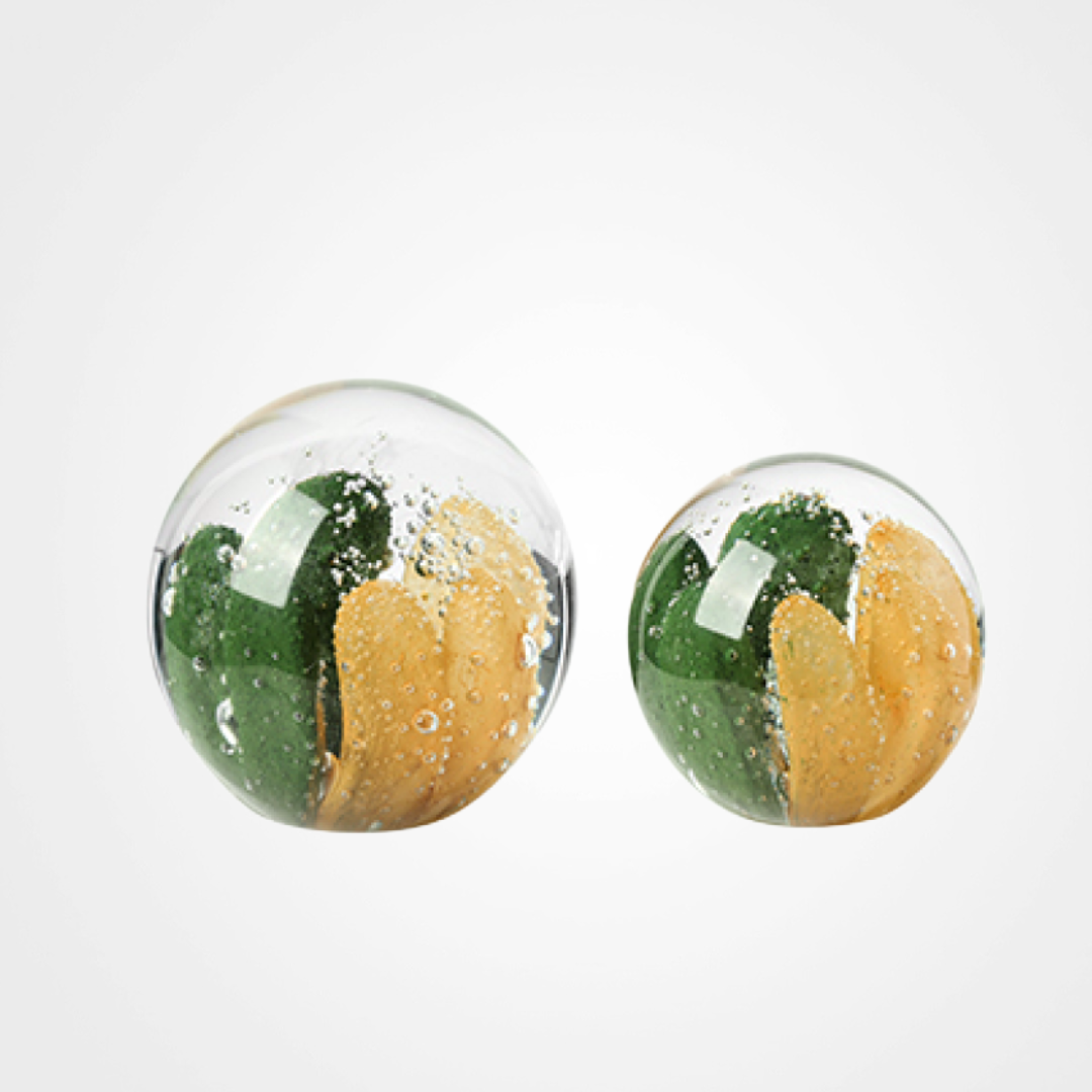 Green Amber Cluster – Shadows and Patterns
