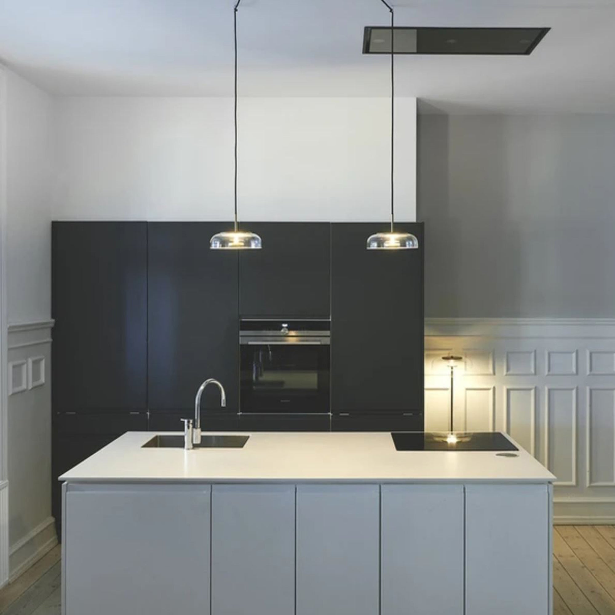 Elda – Shadows and Patterns